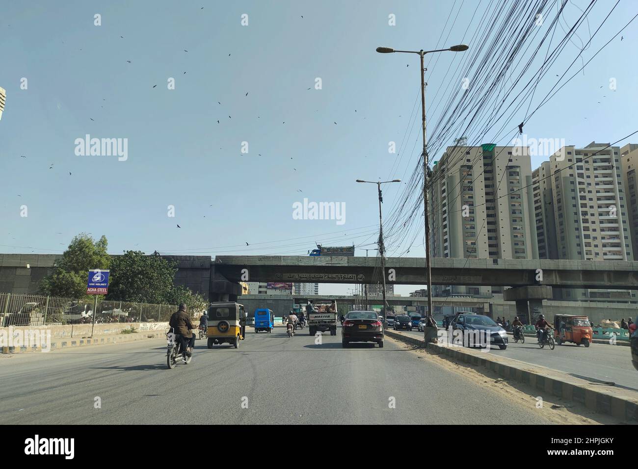 Karachi city Roads and Traffic Stock Photo - Alamy