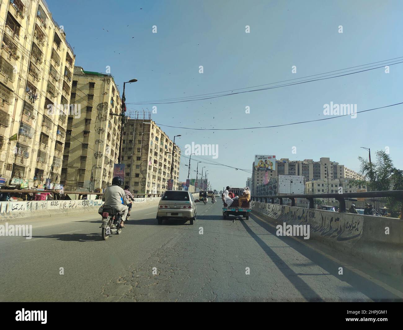 Karachi city Roads and Traffic Stock Photo - Alamy