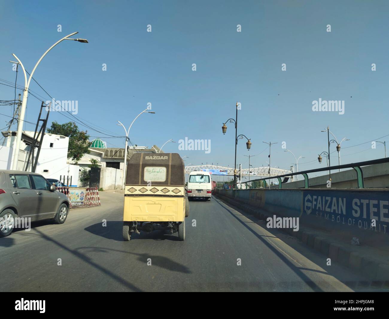 Karachi city Roads and Traffic Stock Photo - Alamy