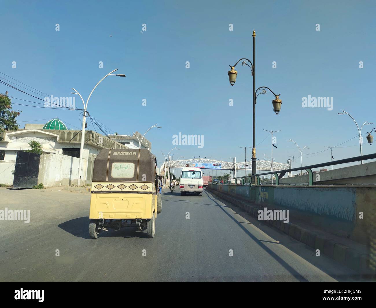 Karachi city Roads and Traffic Stock Photo - Alamy
