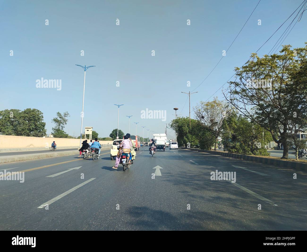 Karachi city Roads and Traffic Stock Photo - Alamy