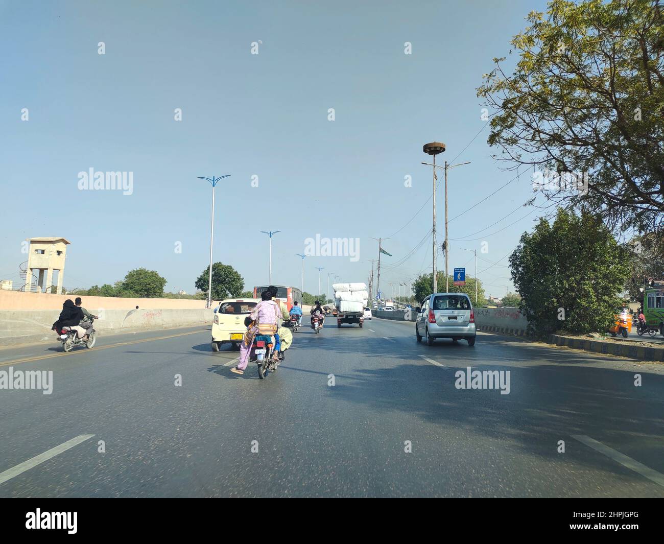 Karachi city Roads and Traffic Stock Photo - Alamy
