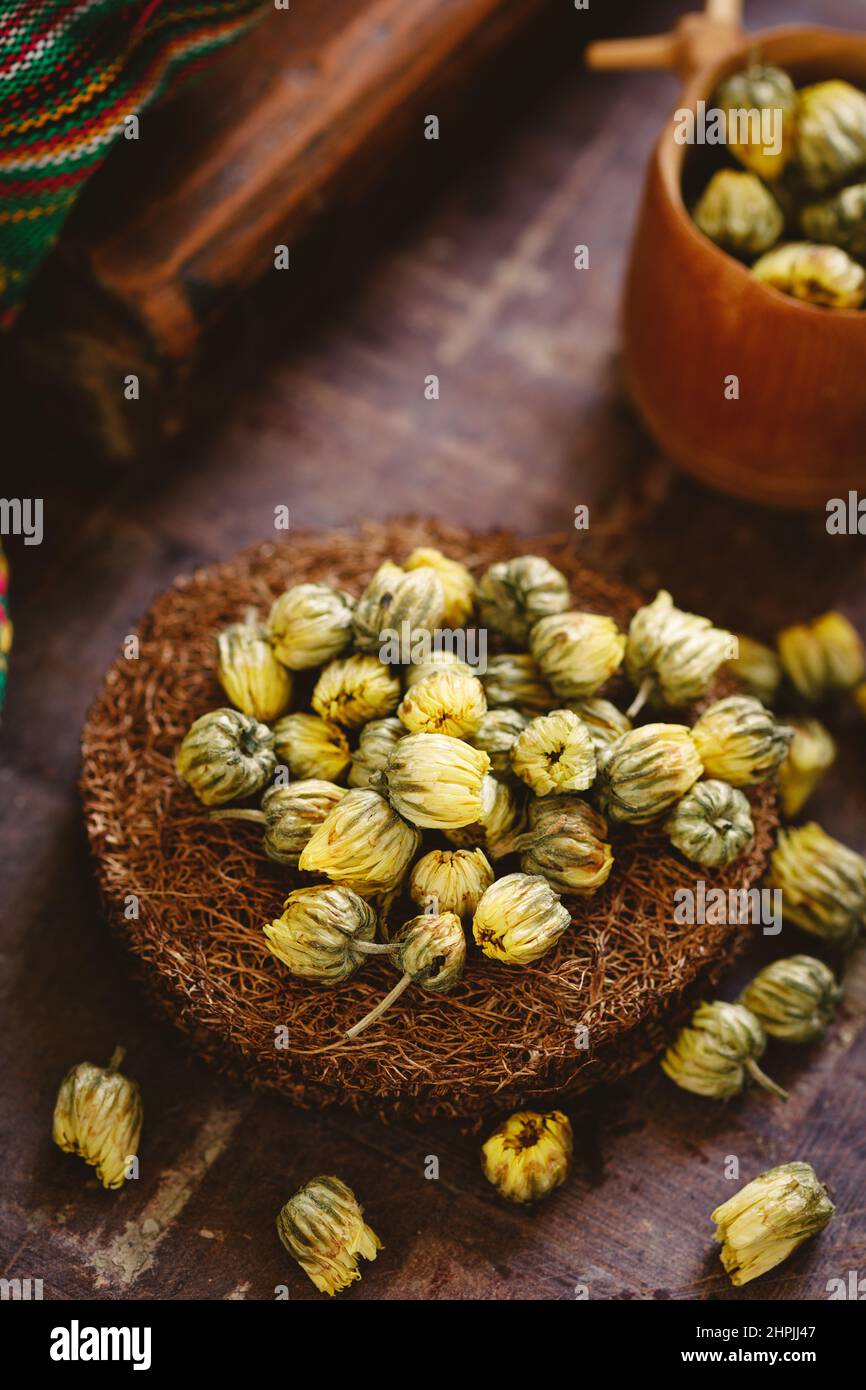 Yellow chrysanthemum tea hi-res stock photography and images - Alamy