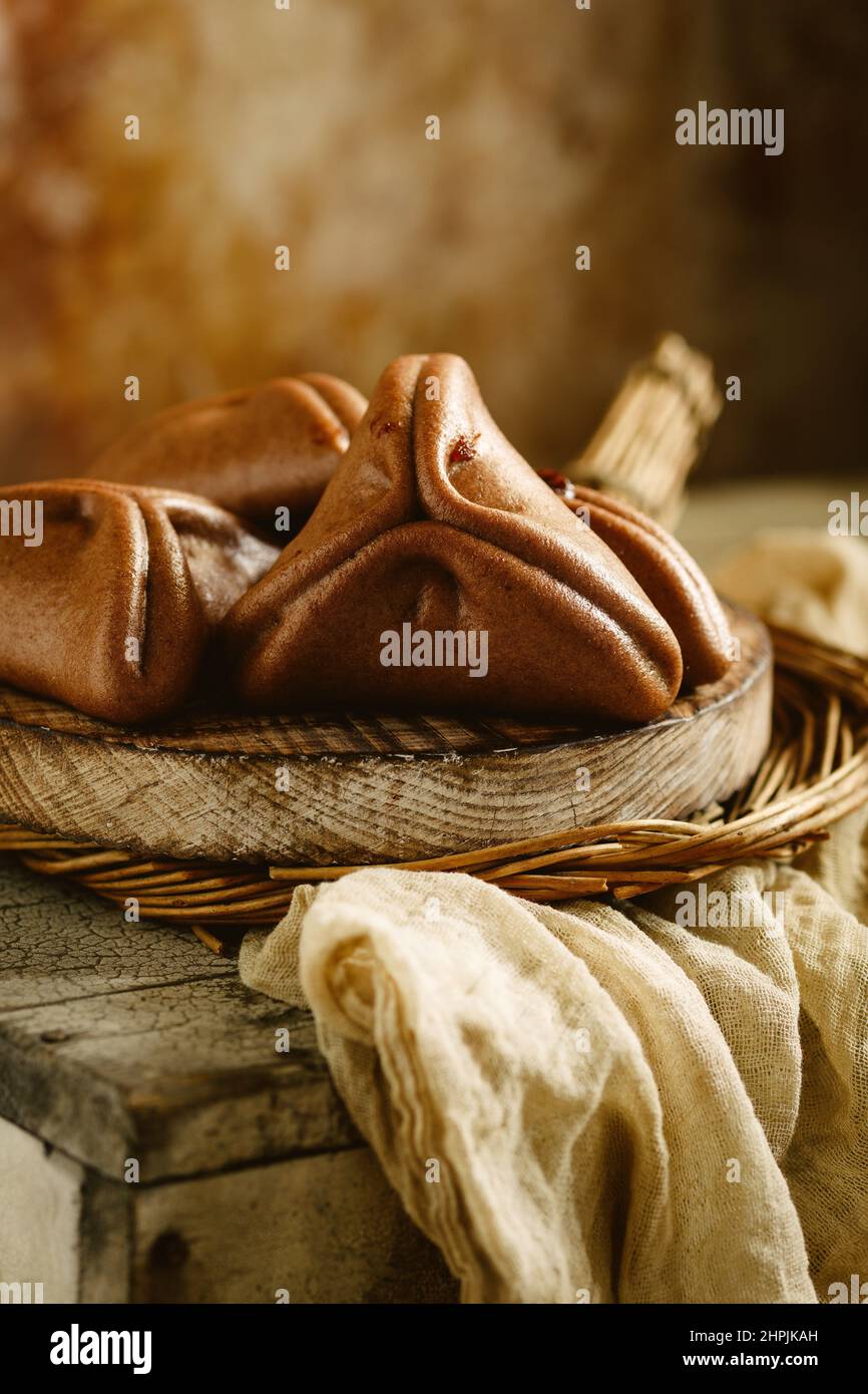 Dim triangle hi-res stock photography and images - Alamy