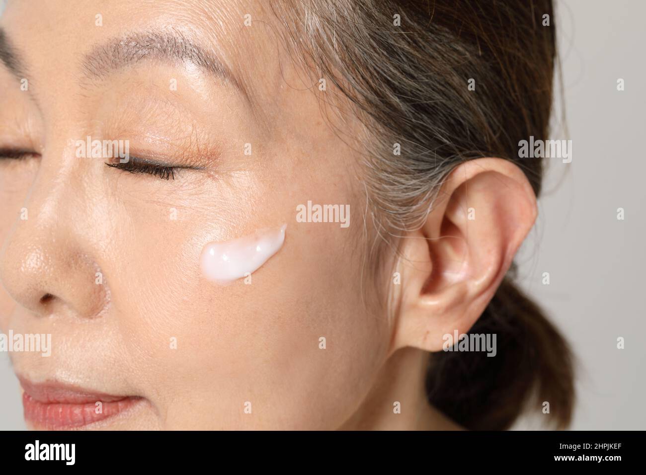 Skins elasticity hi-res stock photography and images - Alamy