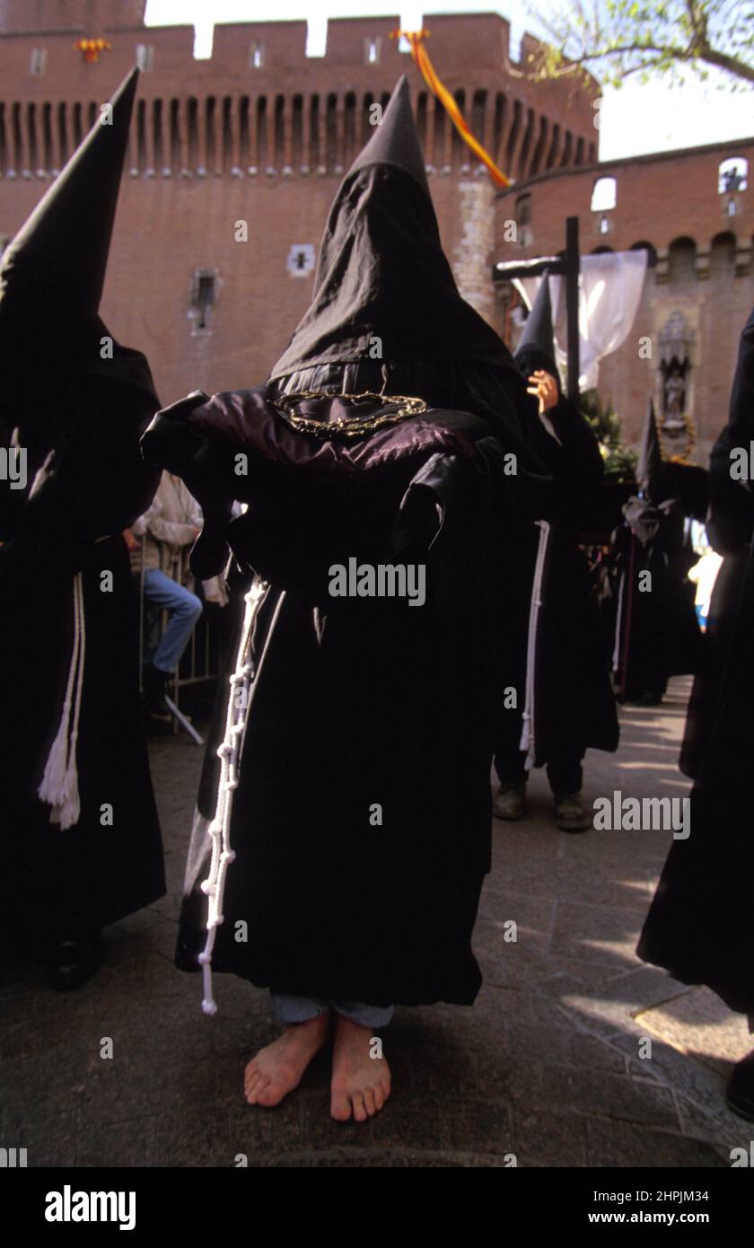 Vendredi saint procession de la sanch perpignan Stock Photo - Alamy