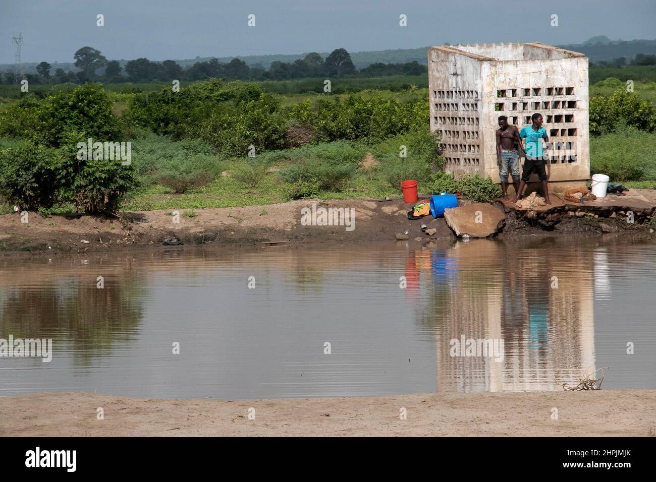 Malawi cyclone hi-res stock photography and images - Alamy