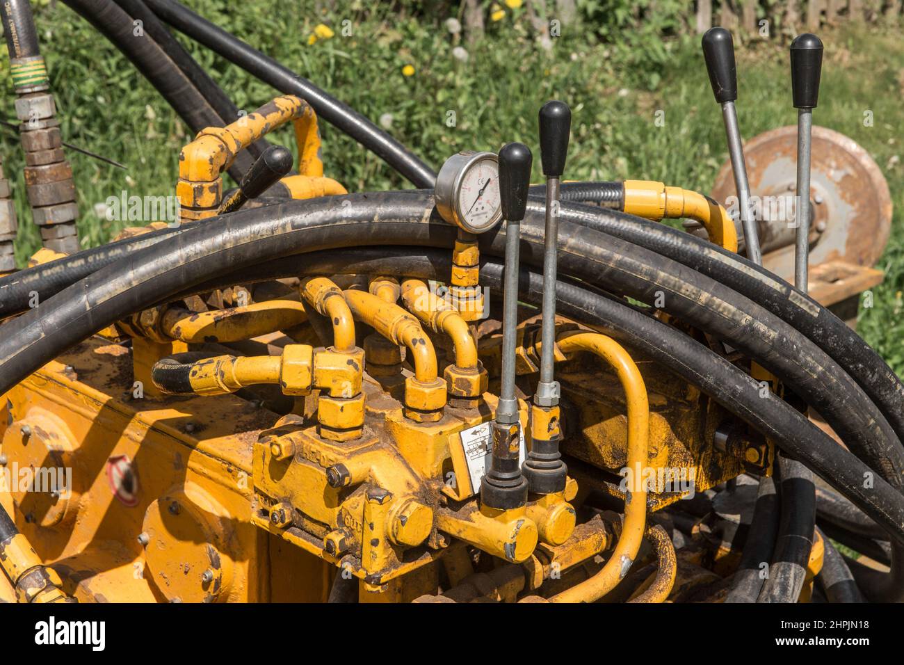 Hydraulic cylinder hi-res stock photography and images - Alamy