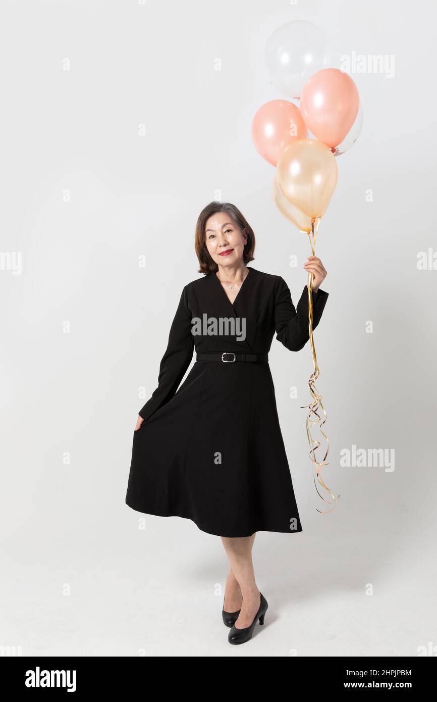 Asian Korean senior woman beauty creator, influencer, vlogger concept ...