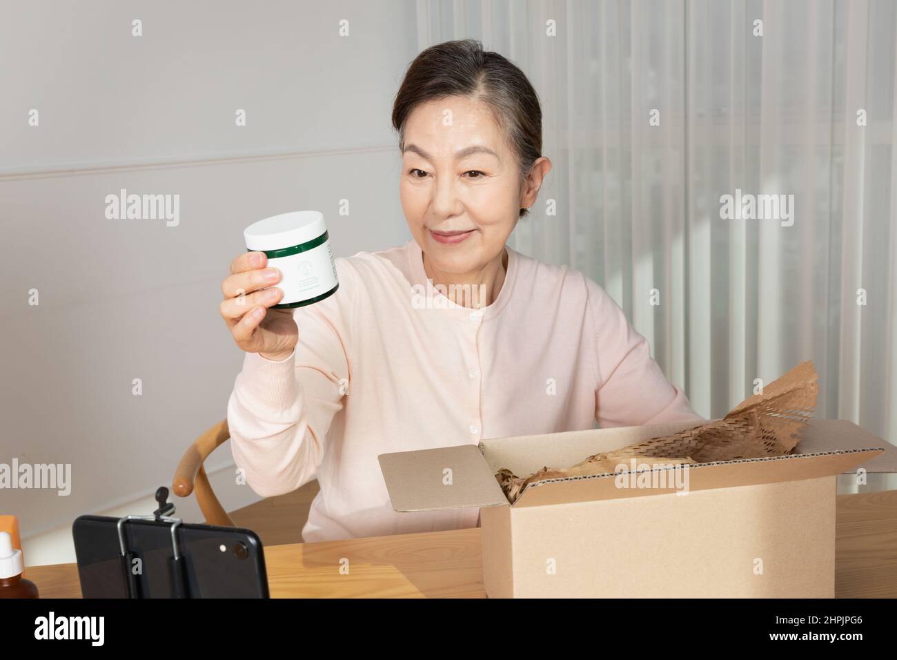 Asian Korean senior woman beauty creator, influencer, vlogger concept ...