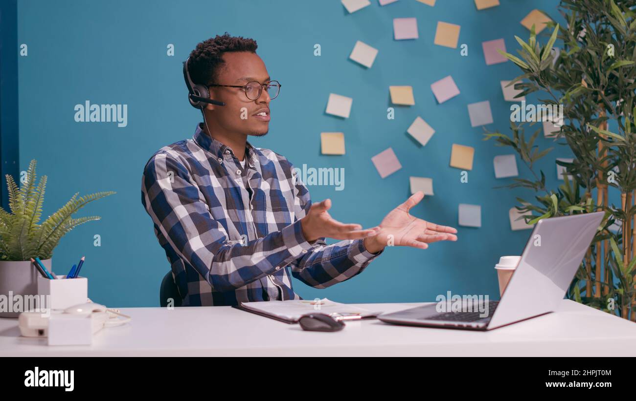 Call center operator fighting and yelling at customer on phone line ...