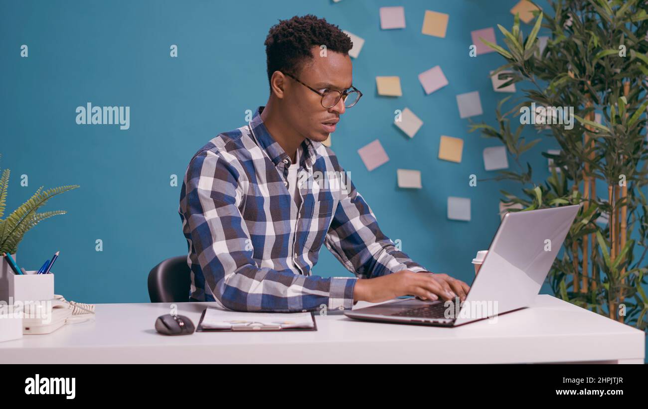 Angry employee having furious reaction about business work, feeling ...