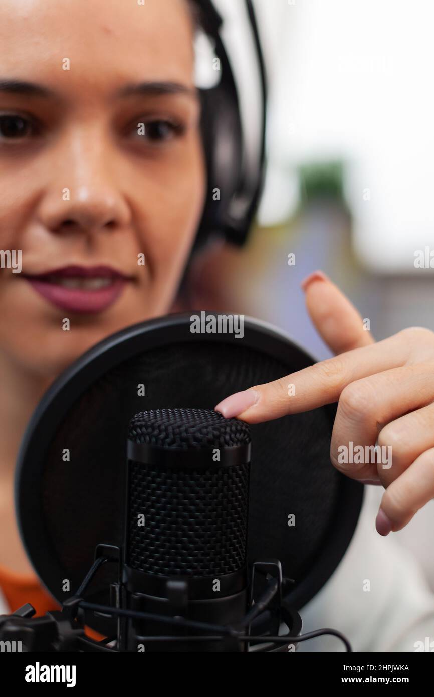 Check sound hi-res stock photography and images - Alamy