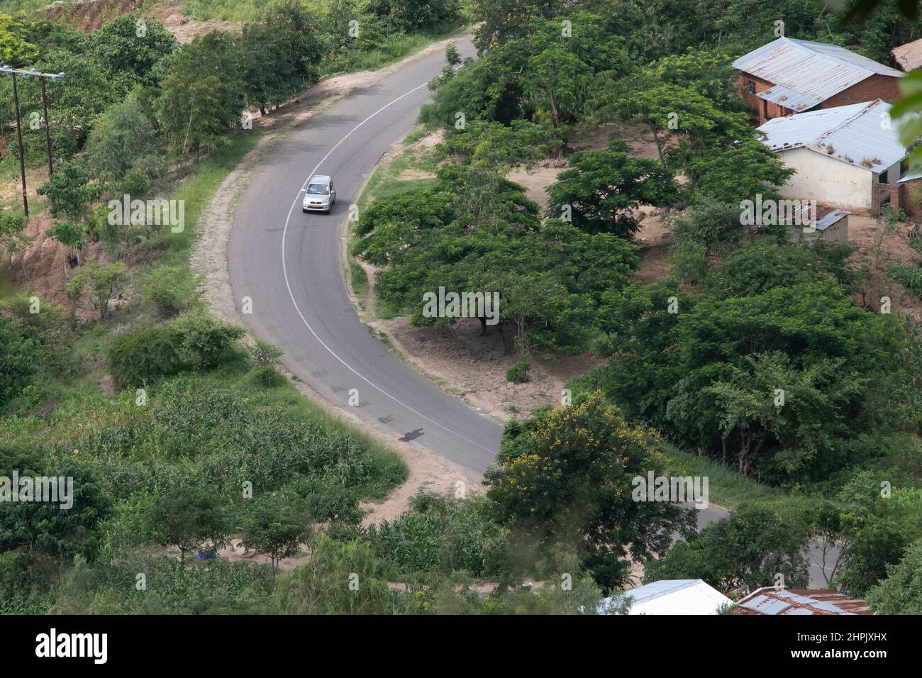 The road linkiing Chikwawa and Nsanje districts is seen from Kamuzu ...