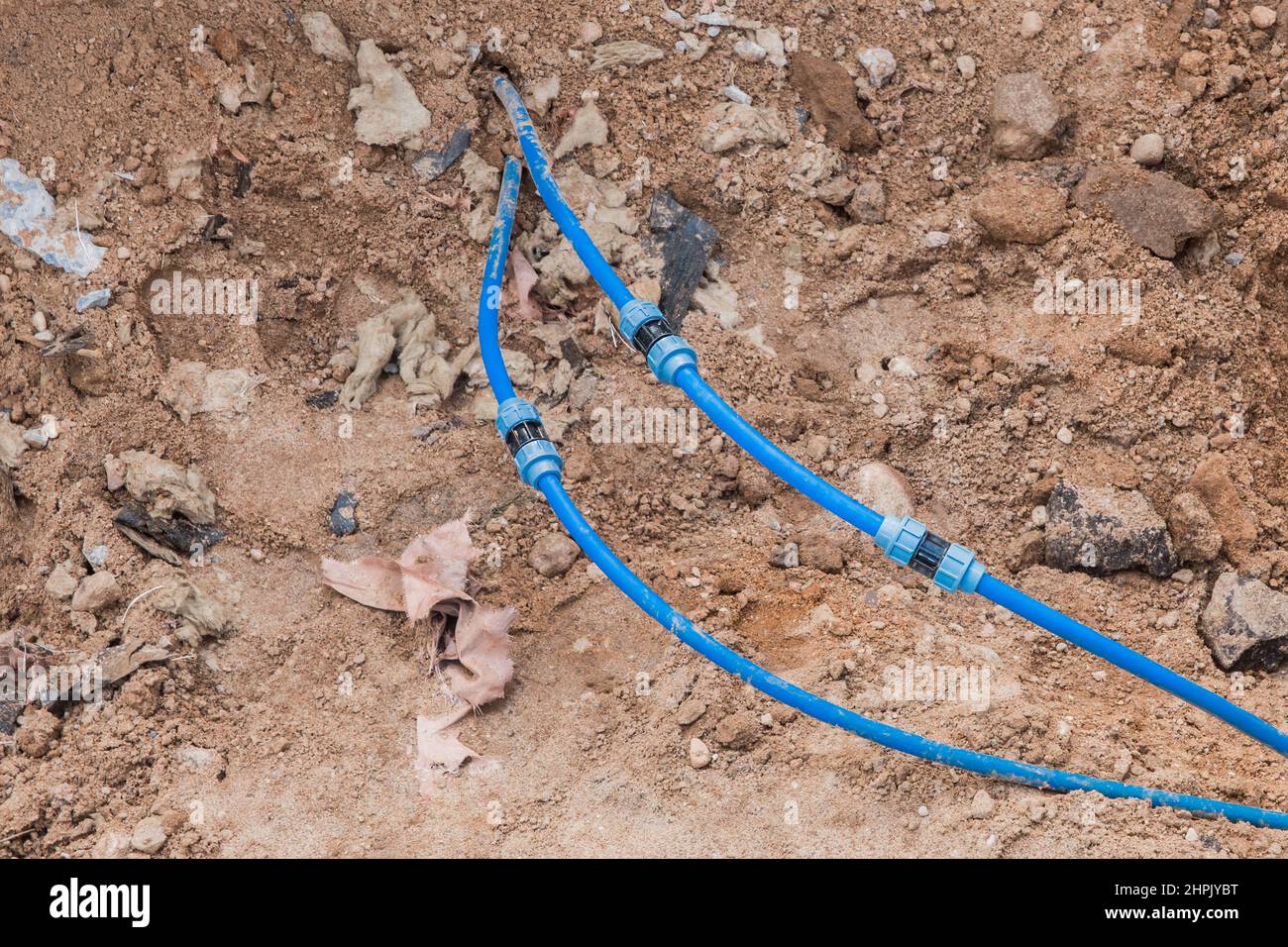 Installation and quick-disconnect connection of polyethylene water ...