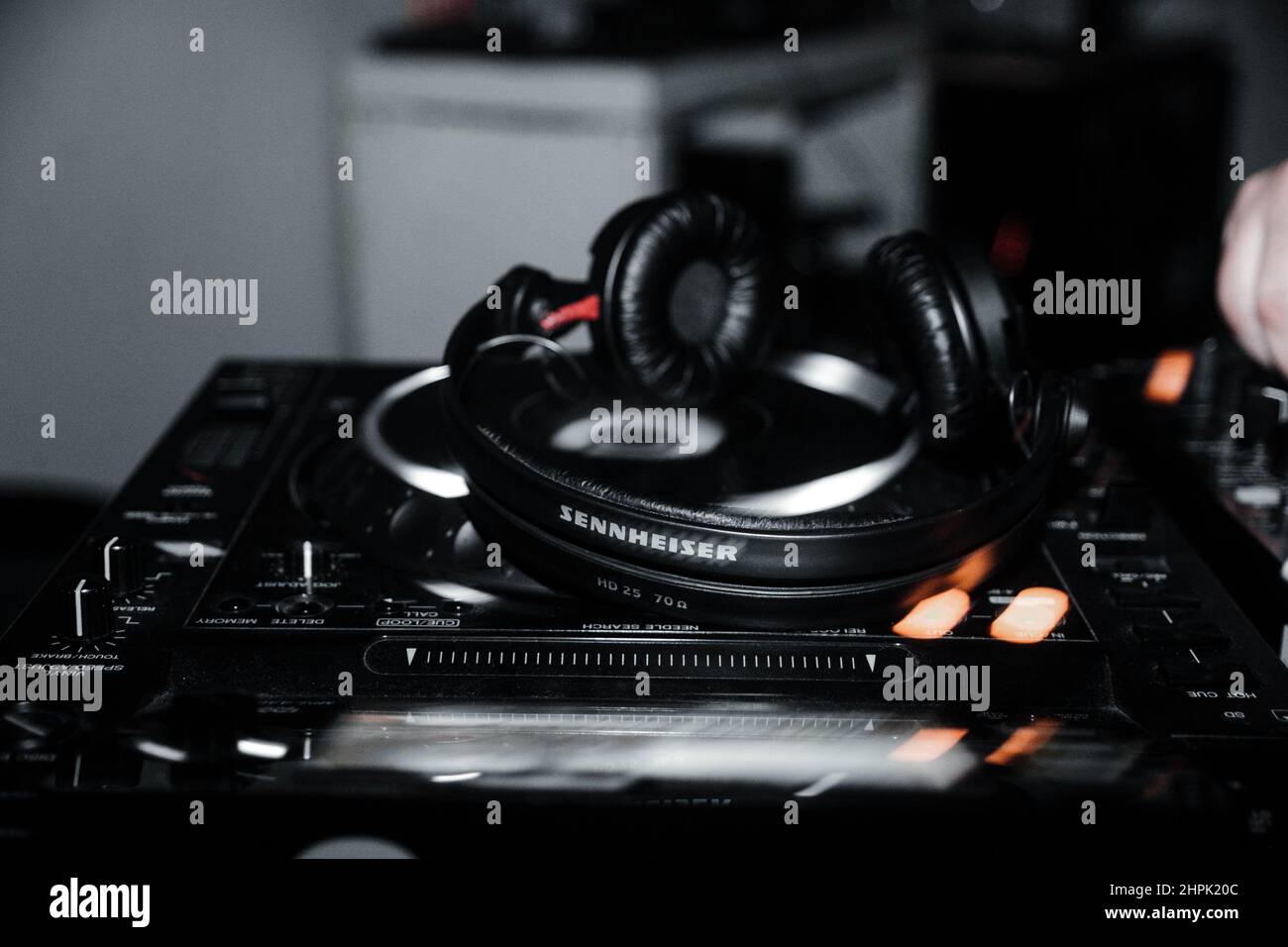 Mixing desk headphones hi-res stock photography and images - Alamy