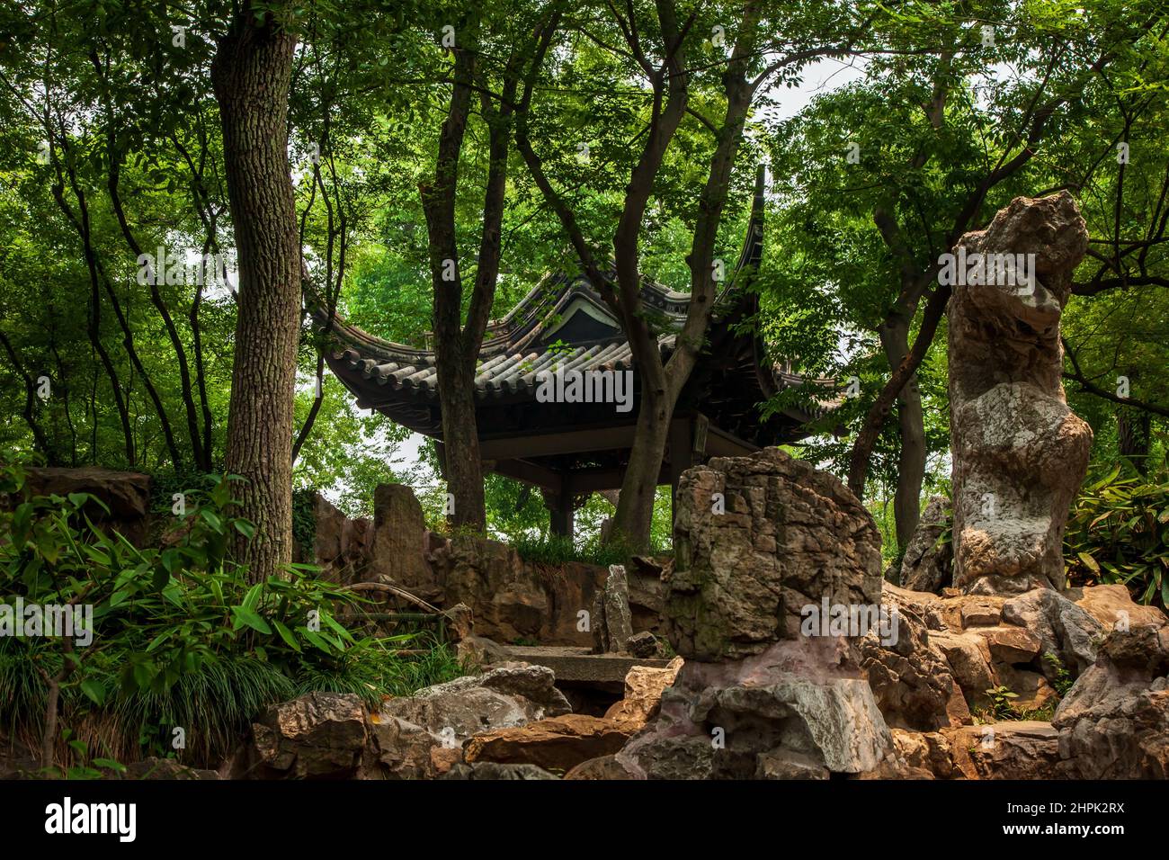 Surging wave pavilion hi-res stock photography and images - Alamy