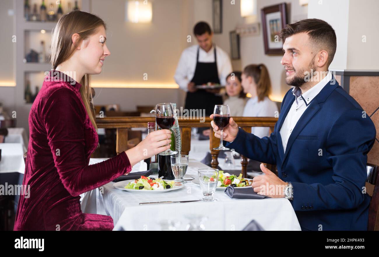 Married sitting table on restaurant hi-res stock photography and images ...