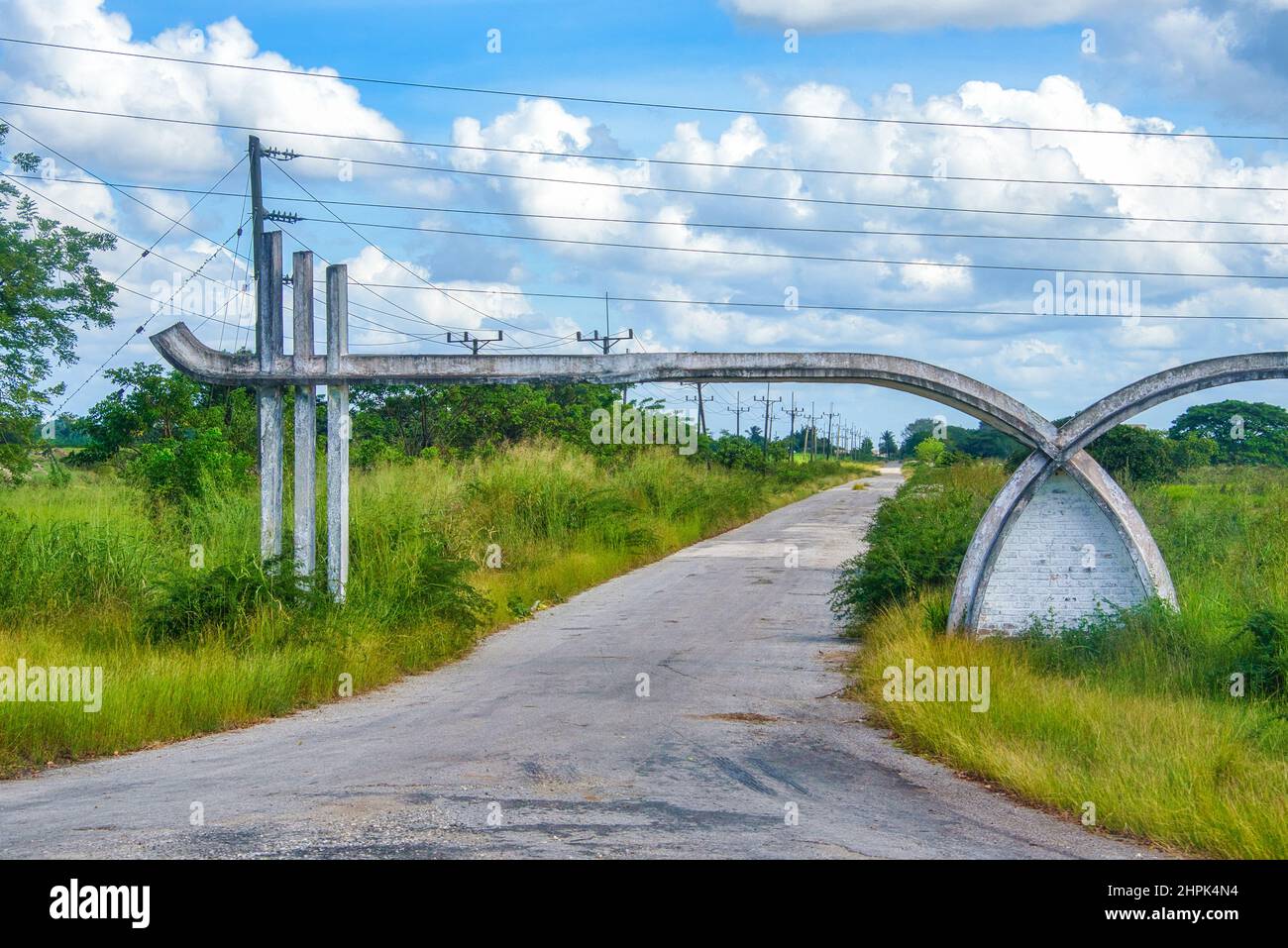 Road arch hi-res stock photography and images - Alamy