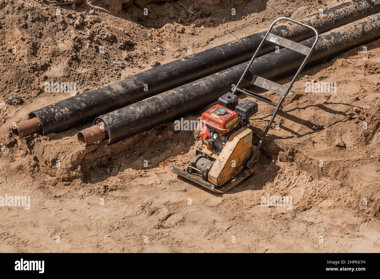 Repair of the water line of the heating main pipe in the ground ...