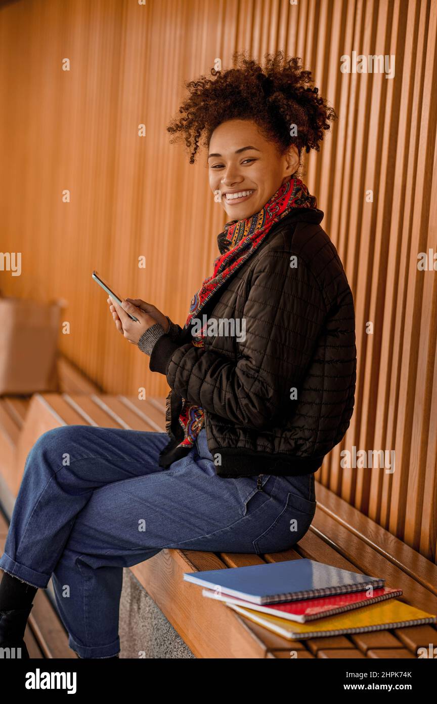 Dark skinned girl hi-res stock photography and images - Alamy