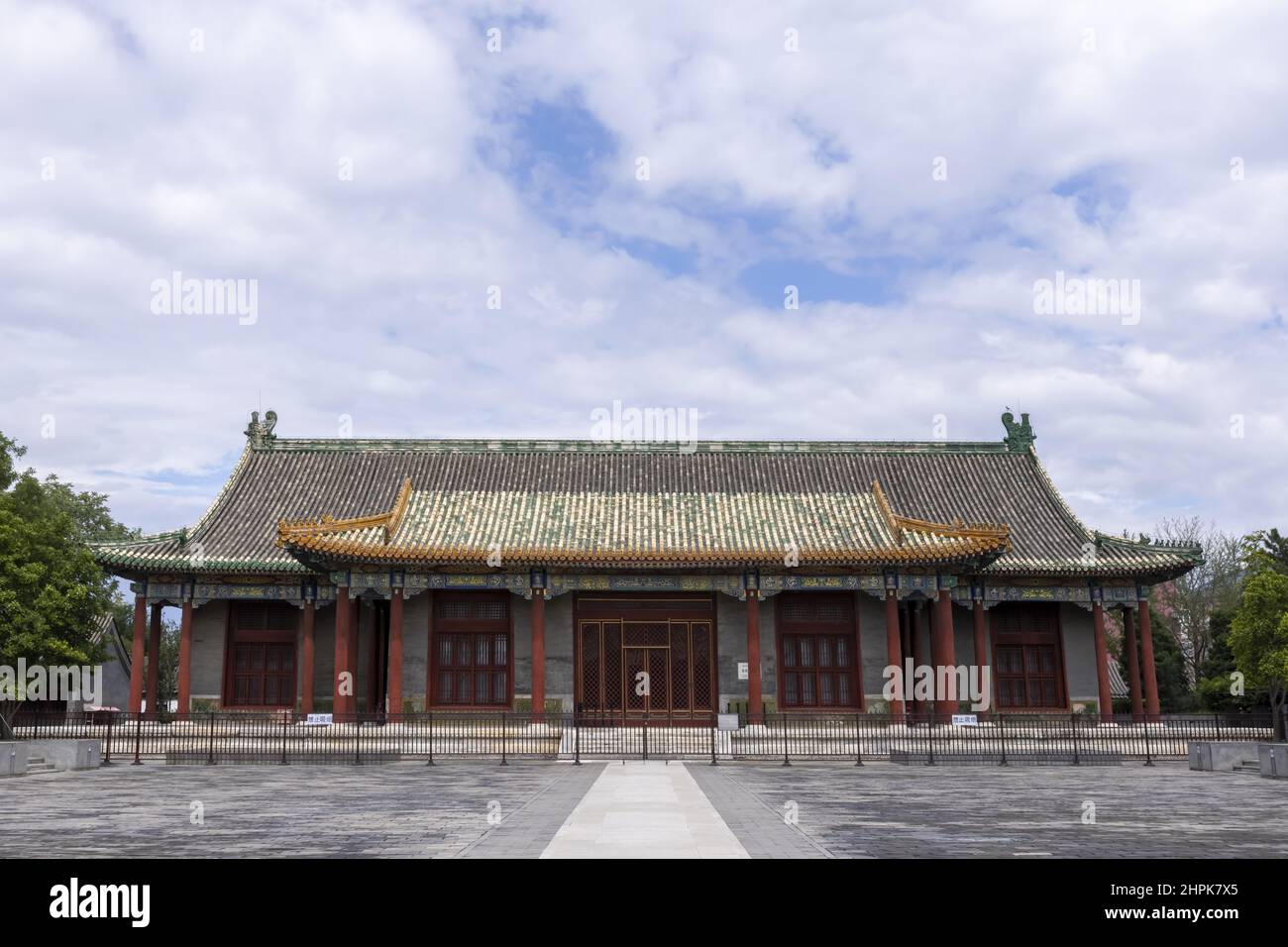 Beijing - purdue temple main hall Stock Photo - Alamy