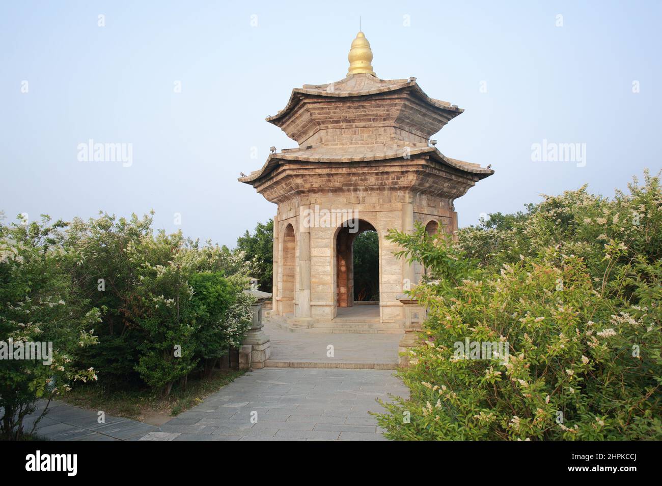 Huaguo mountain hi-res stock photography and images - Alamy
