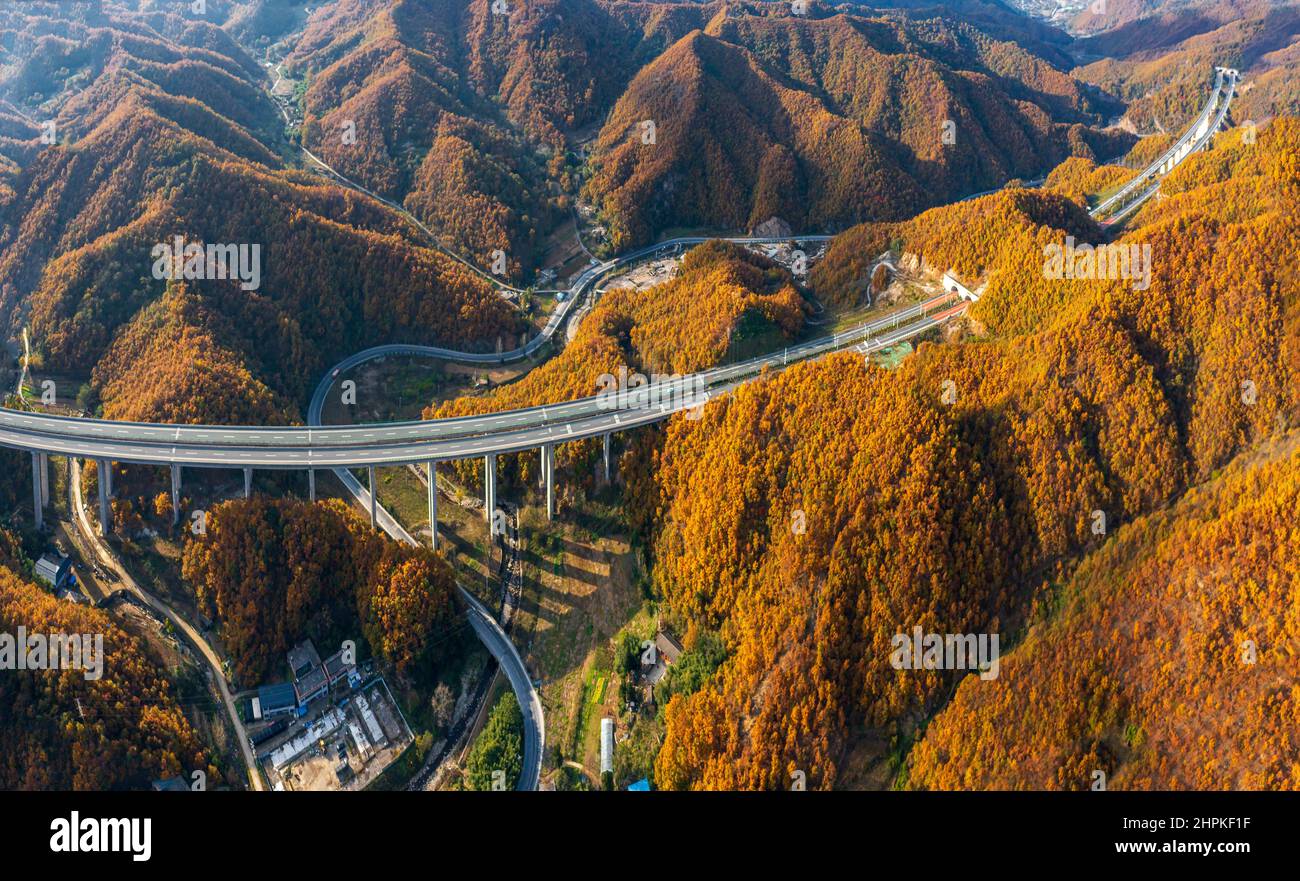 Through the western funiu road between Lin hai Stock Photo - Alamy
