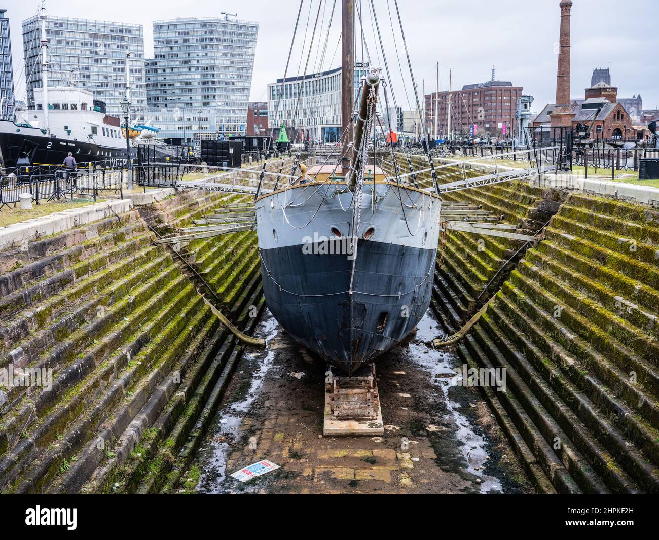 Dry dock at Royal Albert Dock, Liverpool Stock Photo - Alamy