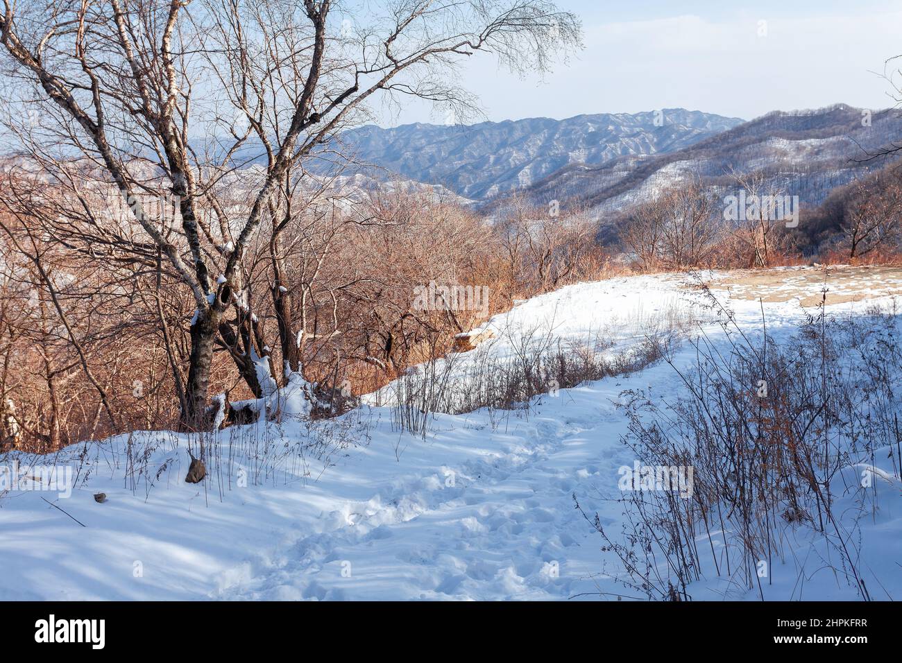 Huanglong county in shaanxi province Shinto ridge snow in winter Stock ...