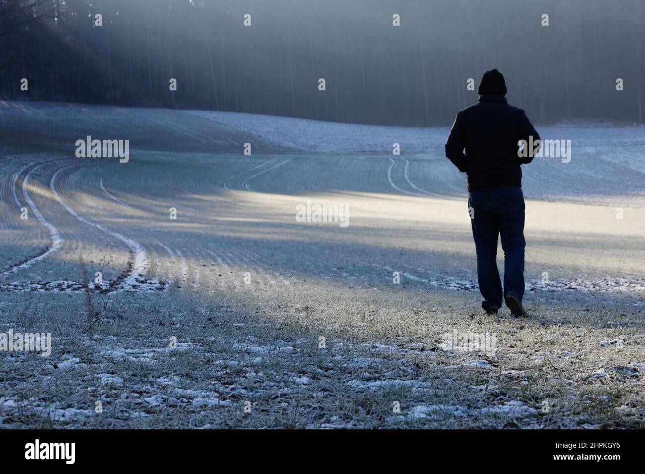 Cold pursuit hi-res stock photography and images - Alamy