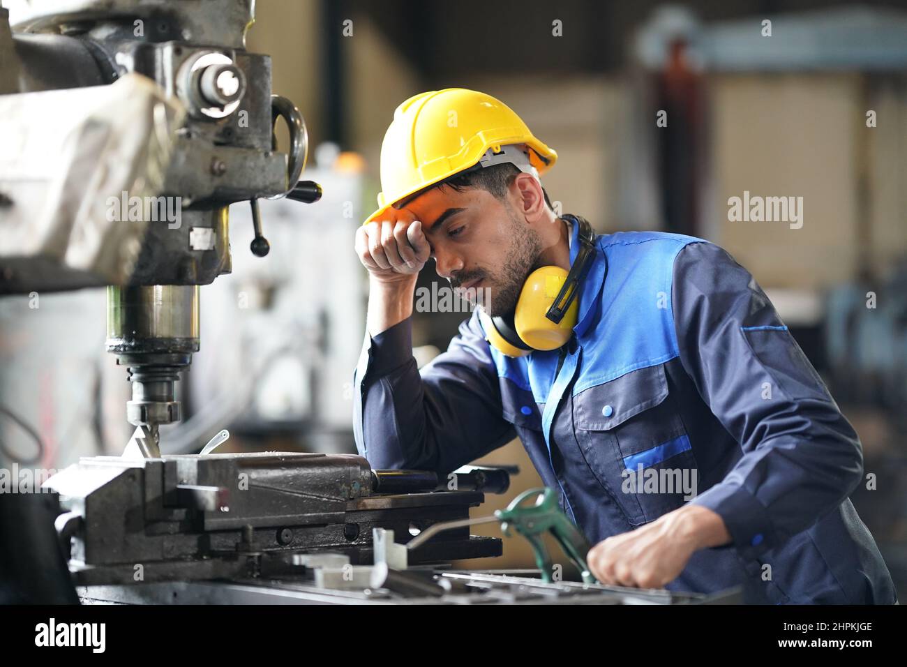 Engineer industry hi-res stock photography and images - Alamy