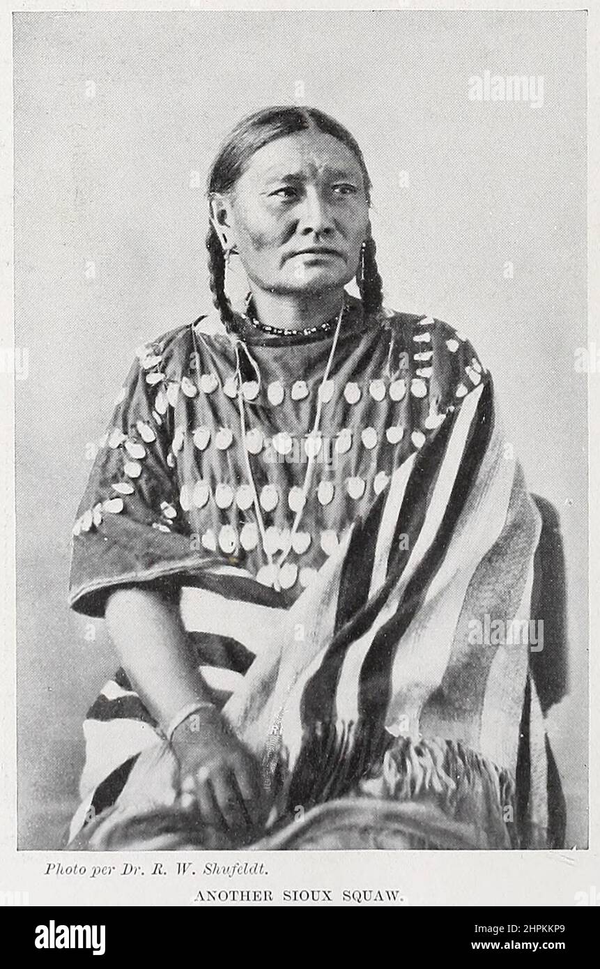 Native american indigenous ethnic sioux tribe hi-res stock photography ...