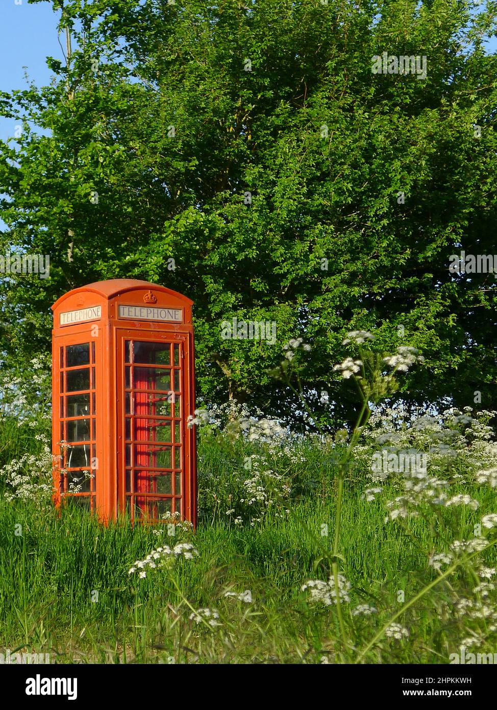 Phone box in scenic setting hi-res stock photography and images - Alamy