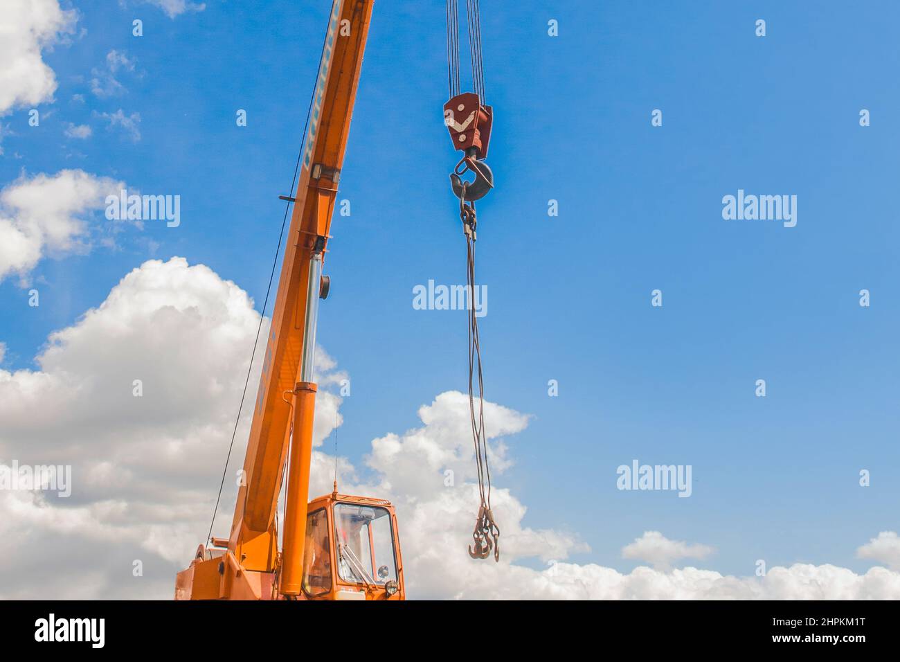 Lifting hoisting mechanism with rope steel of the machine bridge crane ...