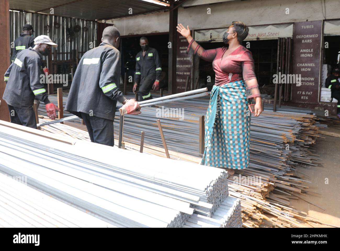 (220222) -- HARARE, Feb. 22, 2022 (Xinhua) -- Melody Mtukudzi (1st R ...