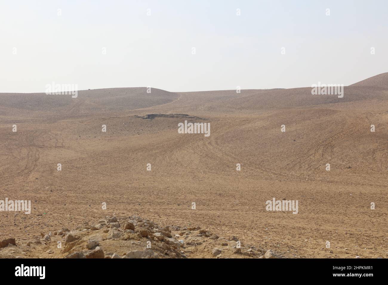 The giza pyramids desert Stock Photo - Alamy