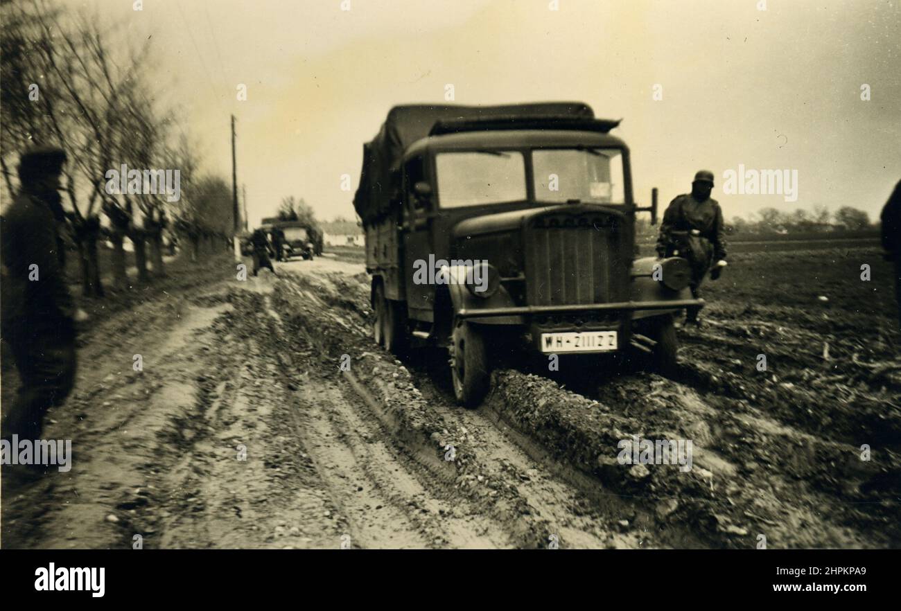 WWII WW2 german soldiers invades East front - 13 April 1941, wehrmacht ...