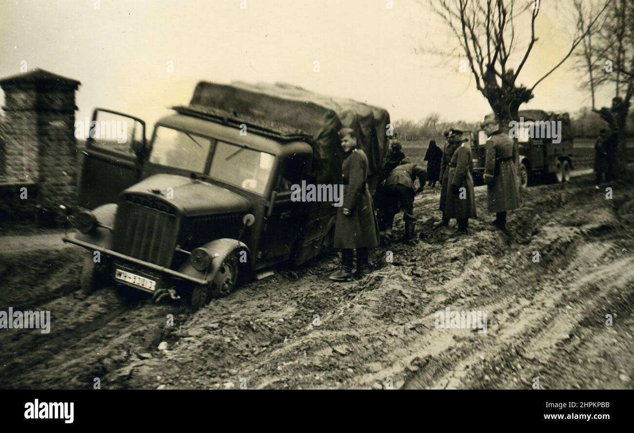WWII WW2 german soldiers invades East front - 13 April 1941, wehrmacht ...