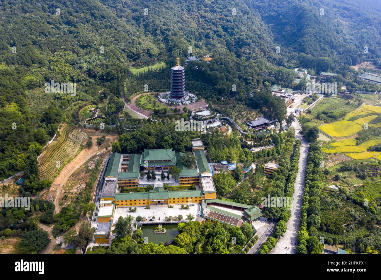 Shaoguan ruyuan cloud gate temple buddhist shrine Stock Photo - Alamy