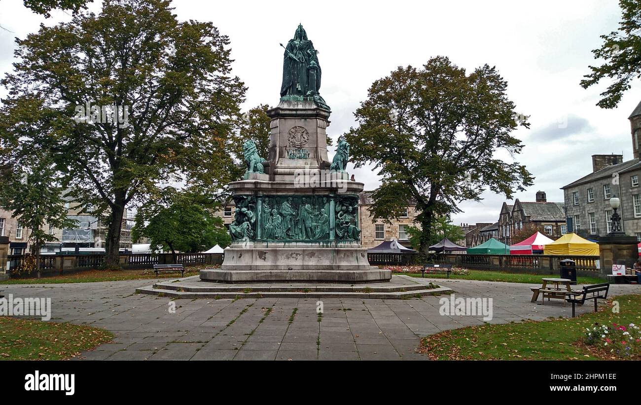 LANCASTER. LANCASHIRE. ENGLAND. 09-18-21. Dalton Square and Queen ...