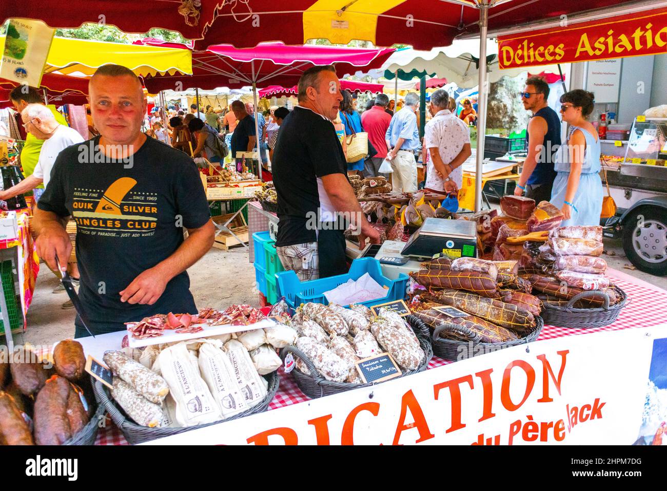 France market cheese tourists hi-res stock photography and images - Alamy