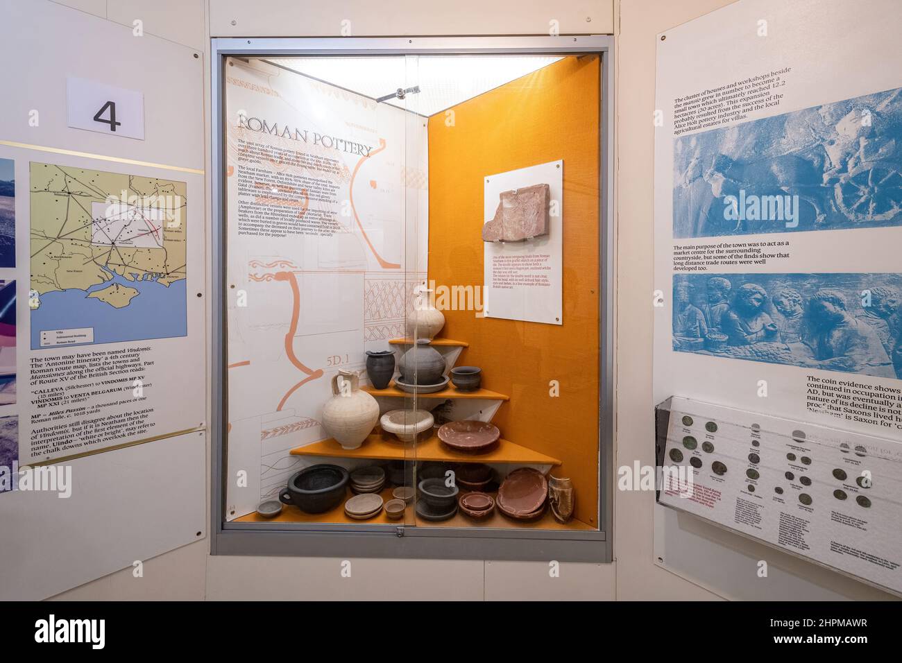 Roman pottery hi-res stock photography and images - Alamy