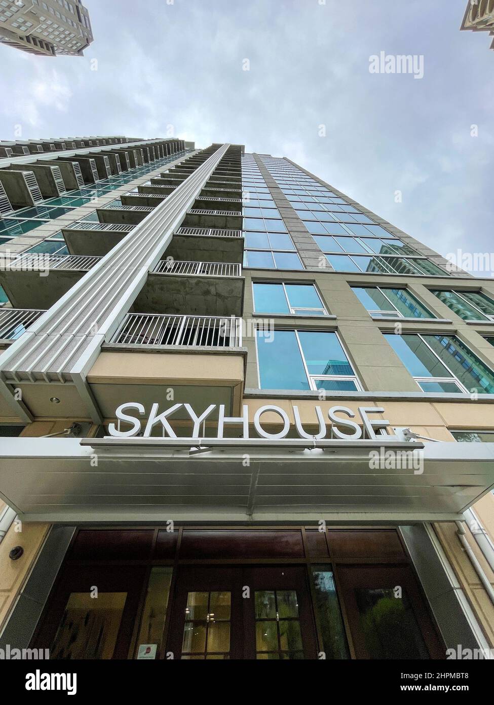 Skyhouse apartment building hi-res stock photography and images - Alamy