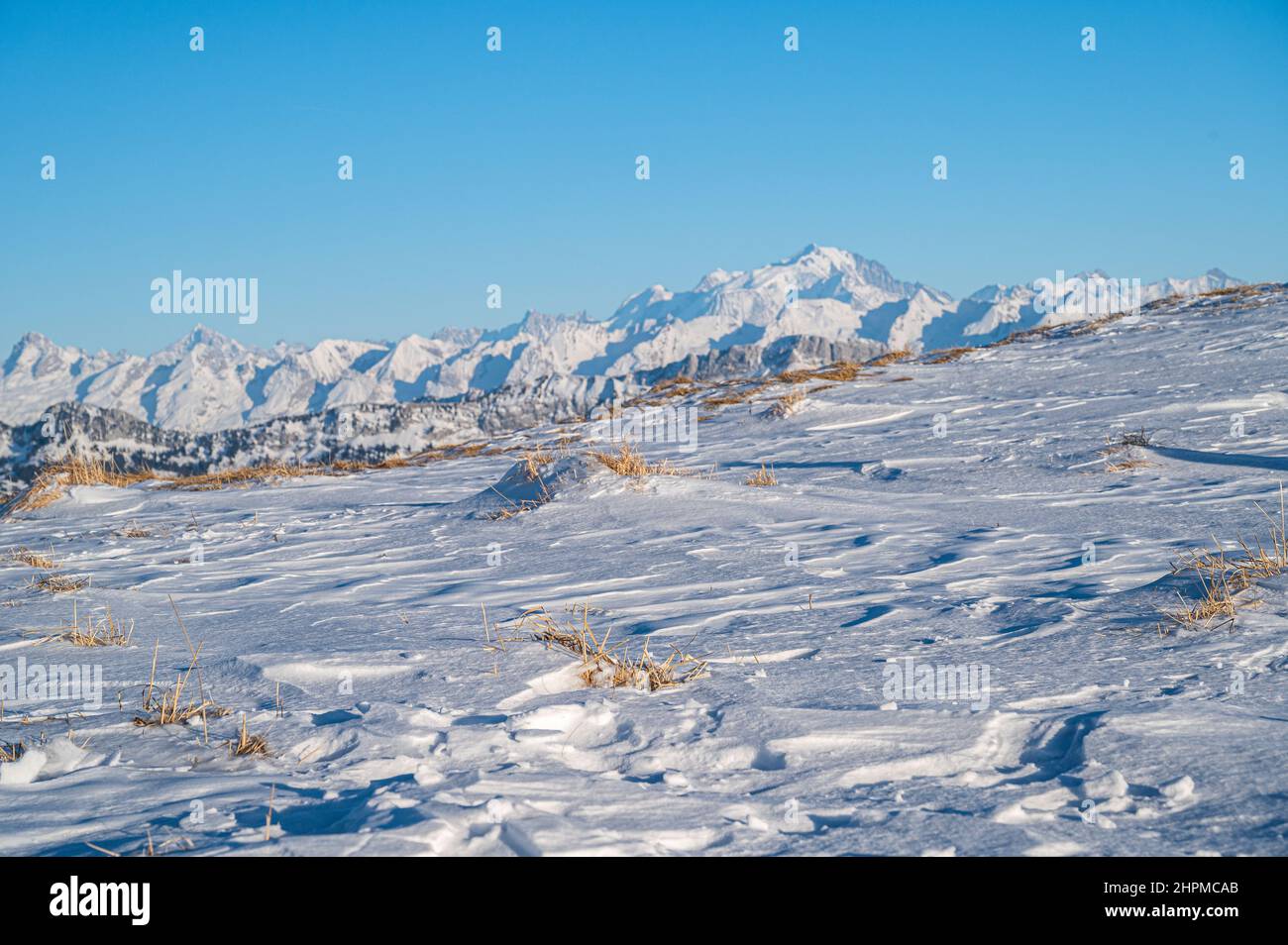 Beautiful sunrise shot field snow hi-res stock photography and images ...