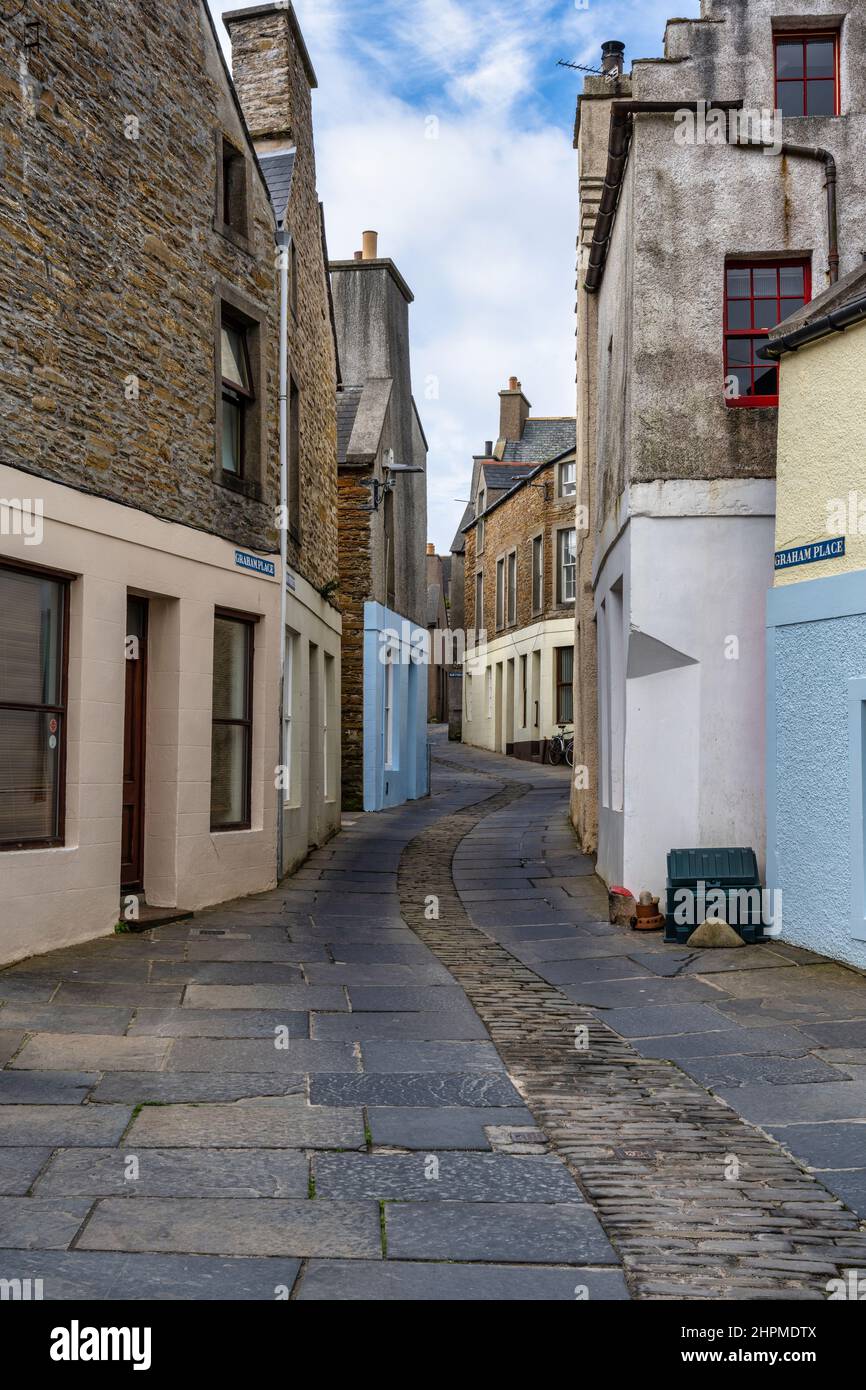 View of the narrow, twisted streets of Stromness in Mainland Orkney ...