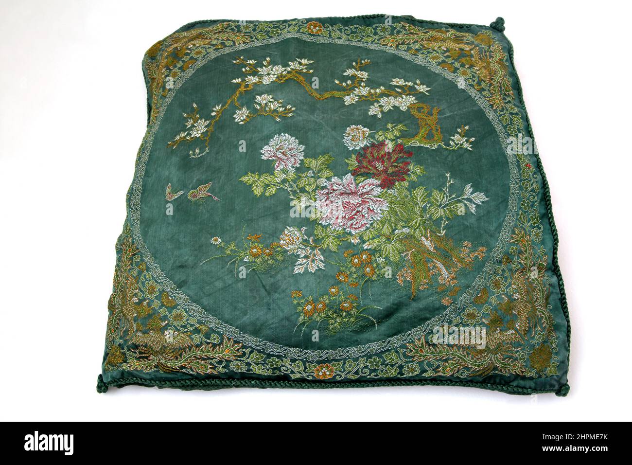 Chinese silk brocade patterns hi-res stock photography and images - Alamy
