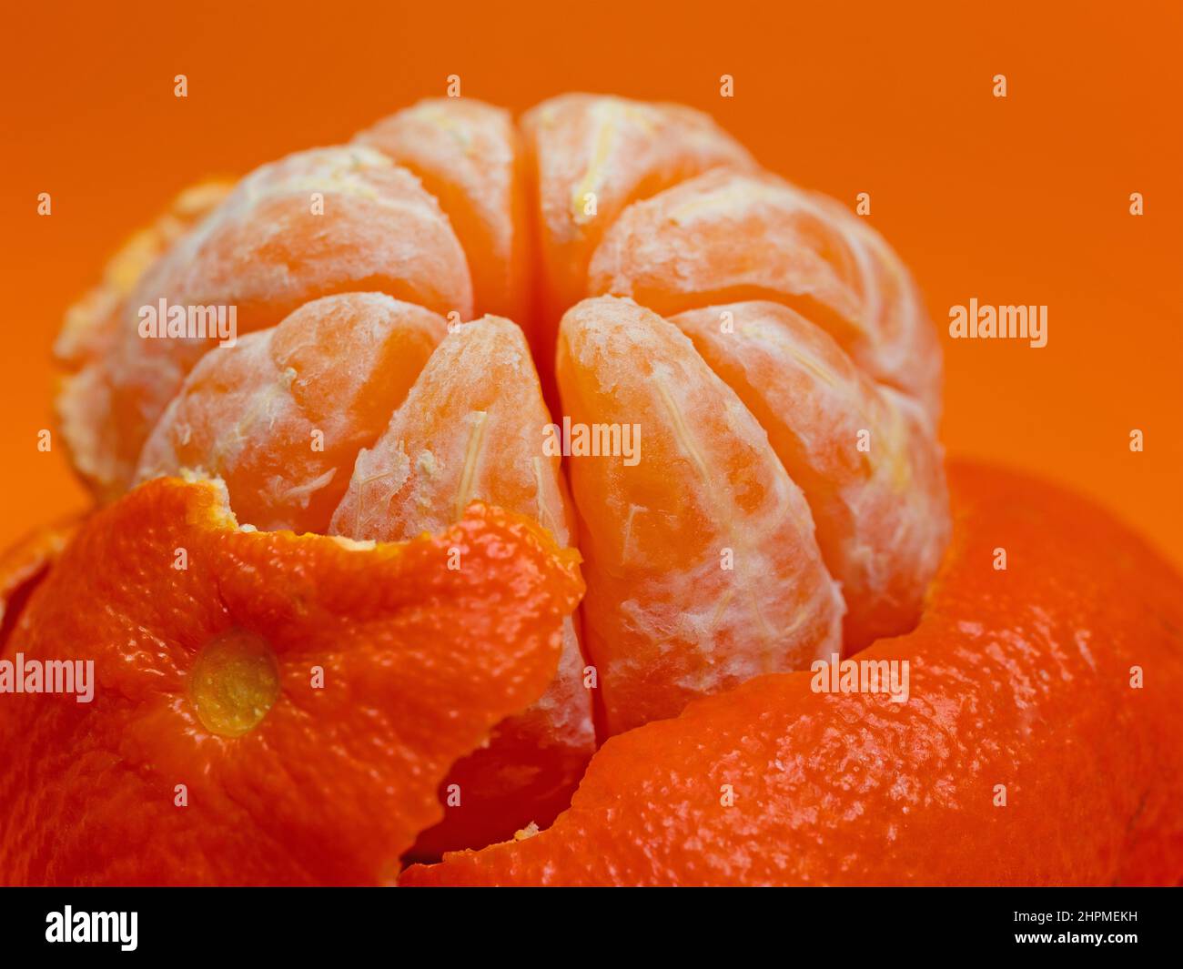 Mandarine orange segments hi-res stock photography and images - Alamy