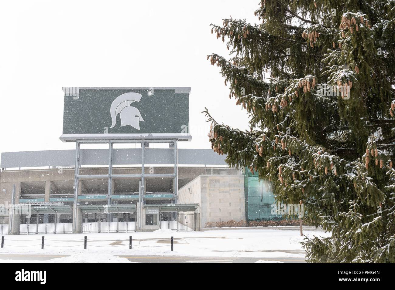 University of michigan football stadium hi-res stock photography and ...