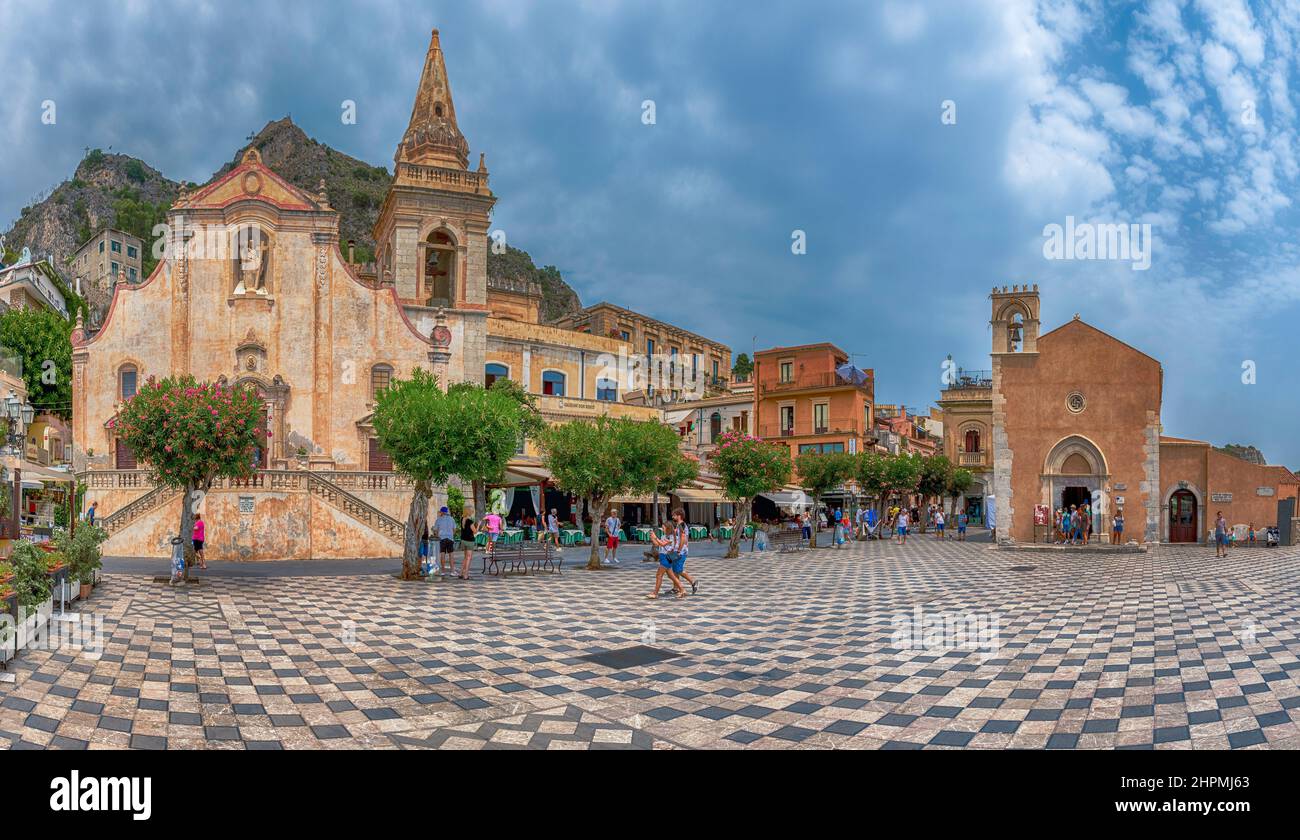 TAORMINA, ITALY - AUGUST 11, 2021: The scenic Piazza IX Aprile, main ...